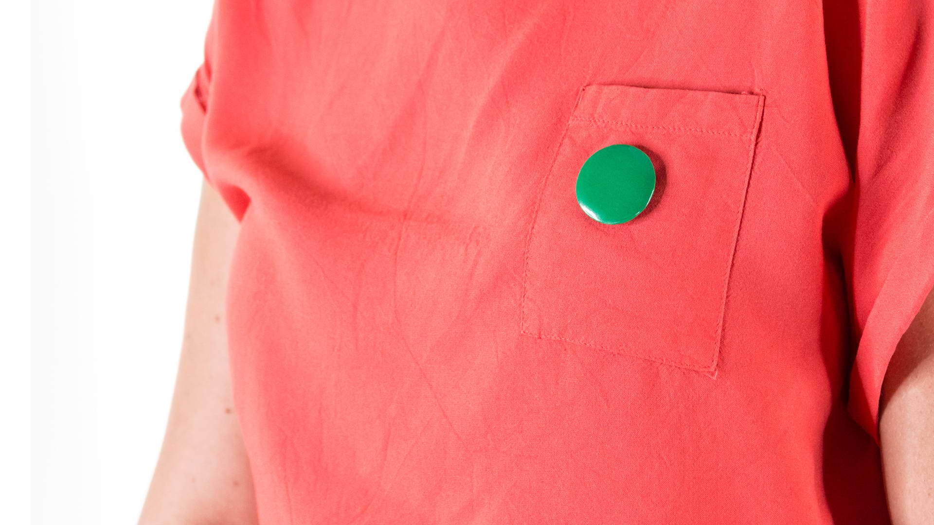 Pin de Colores Brillantes con Imperdible - Desde 0.07 €💥